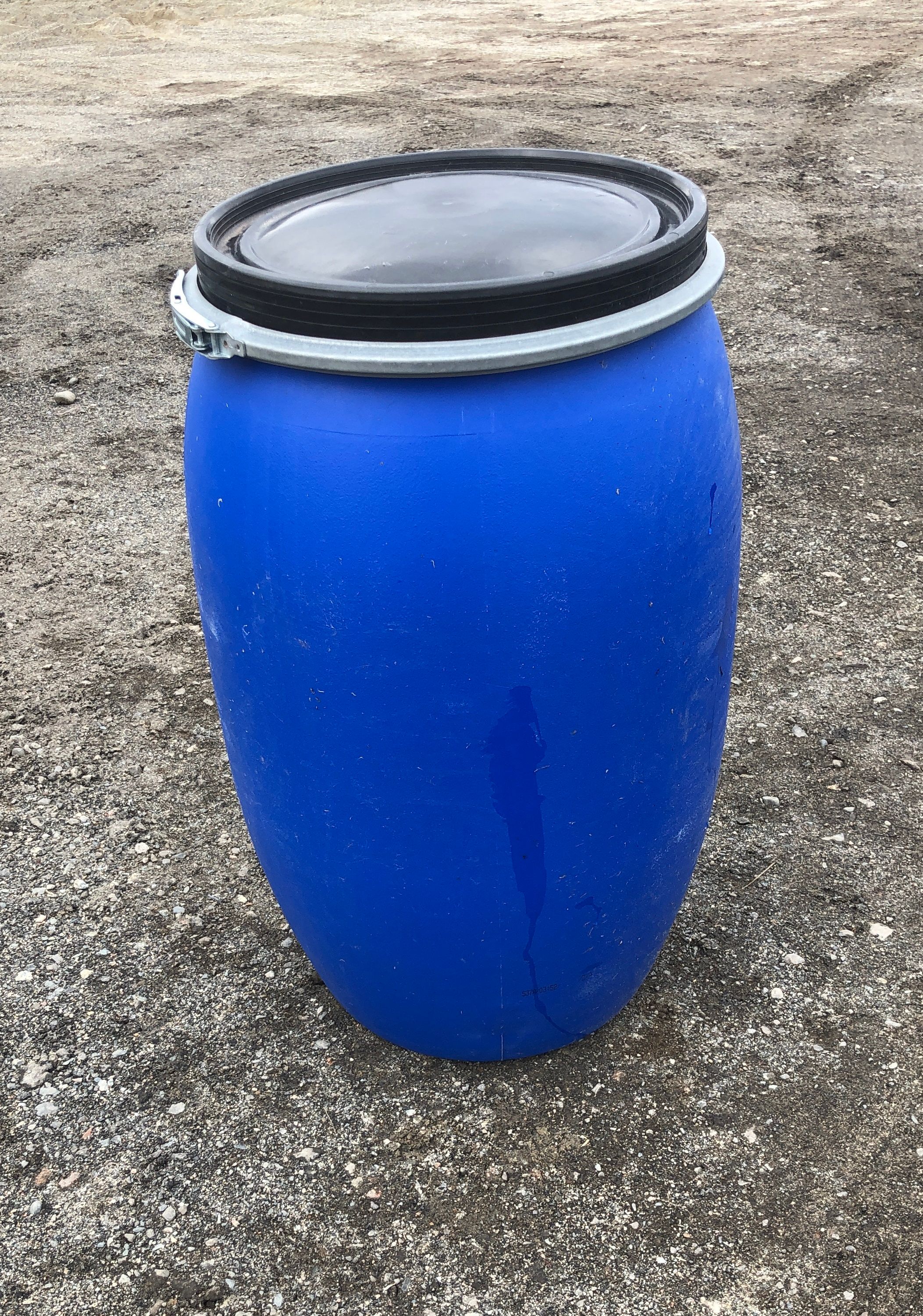 Baril 30 gallon en plastic avec Collier de serrage en métal ...
